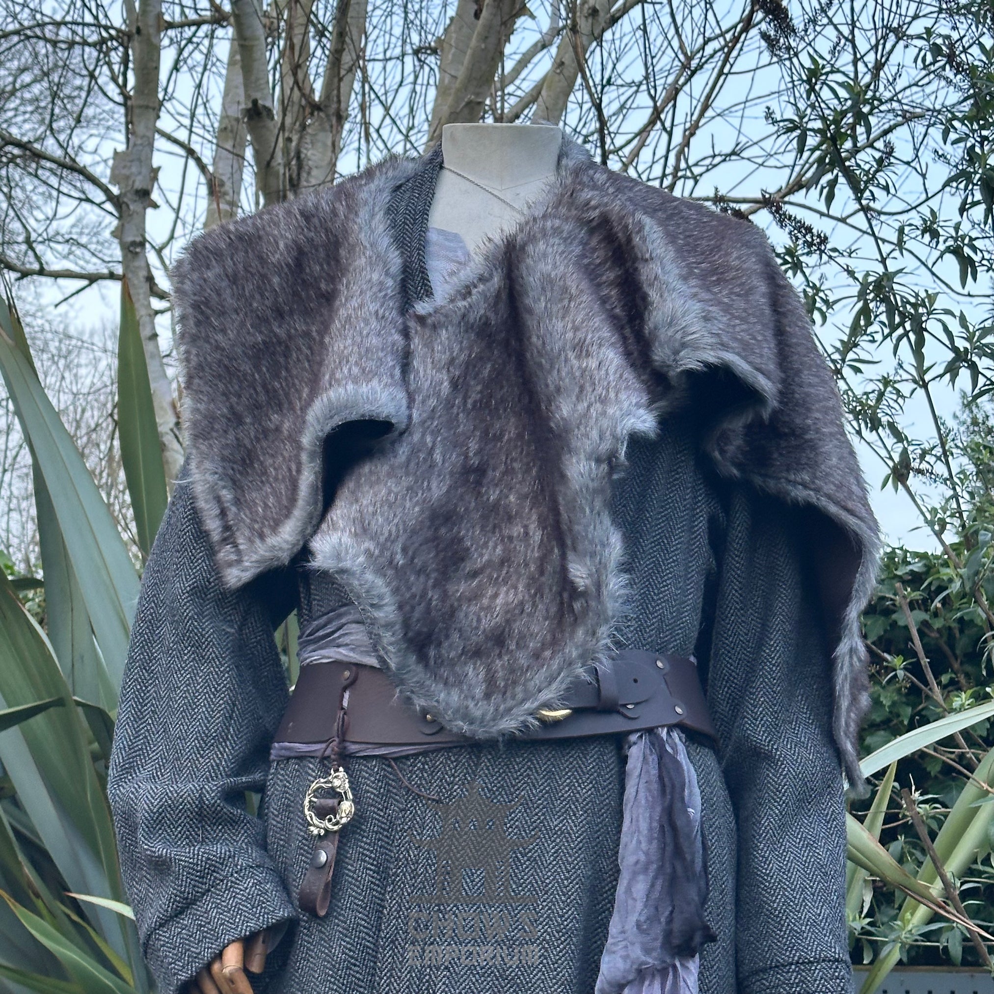 Grey Shoulder Cape Fur Mantle | LARP Cloak | From £85.00