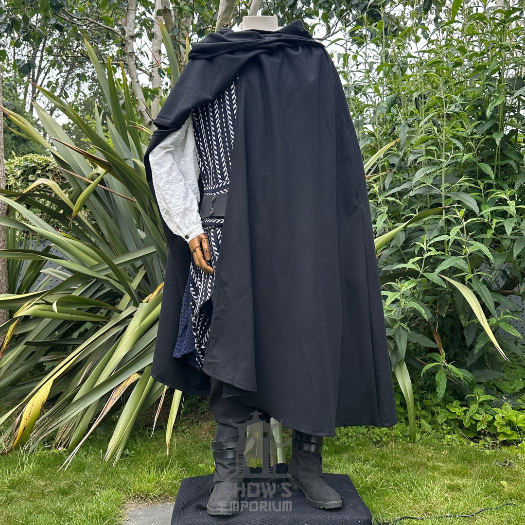 LARP Cloaks & Robes | Hooded, Fur-Lined & Wool | Chows