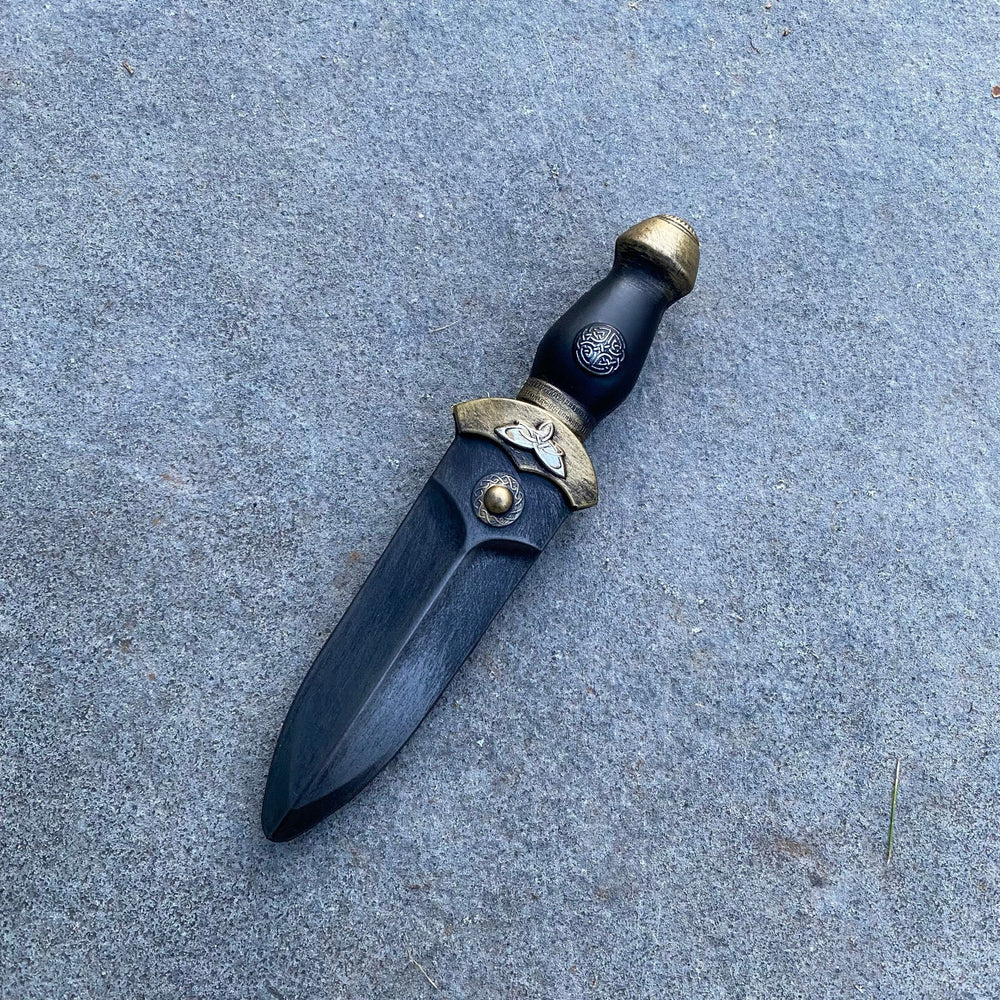 LARP Weapons | Foam Daggers, Latex Blades & Arrows | Chows