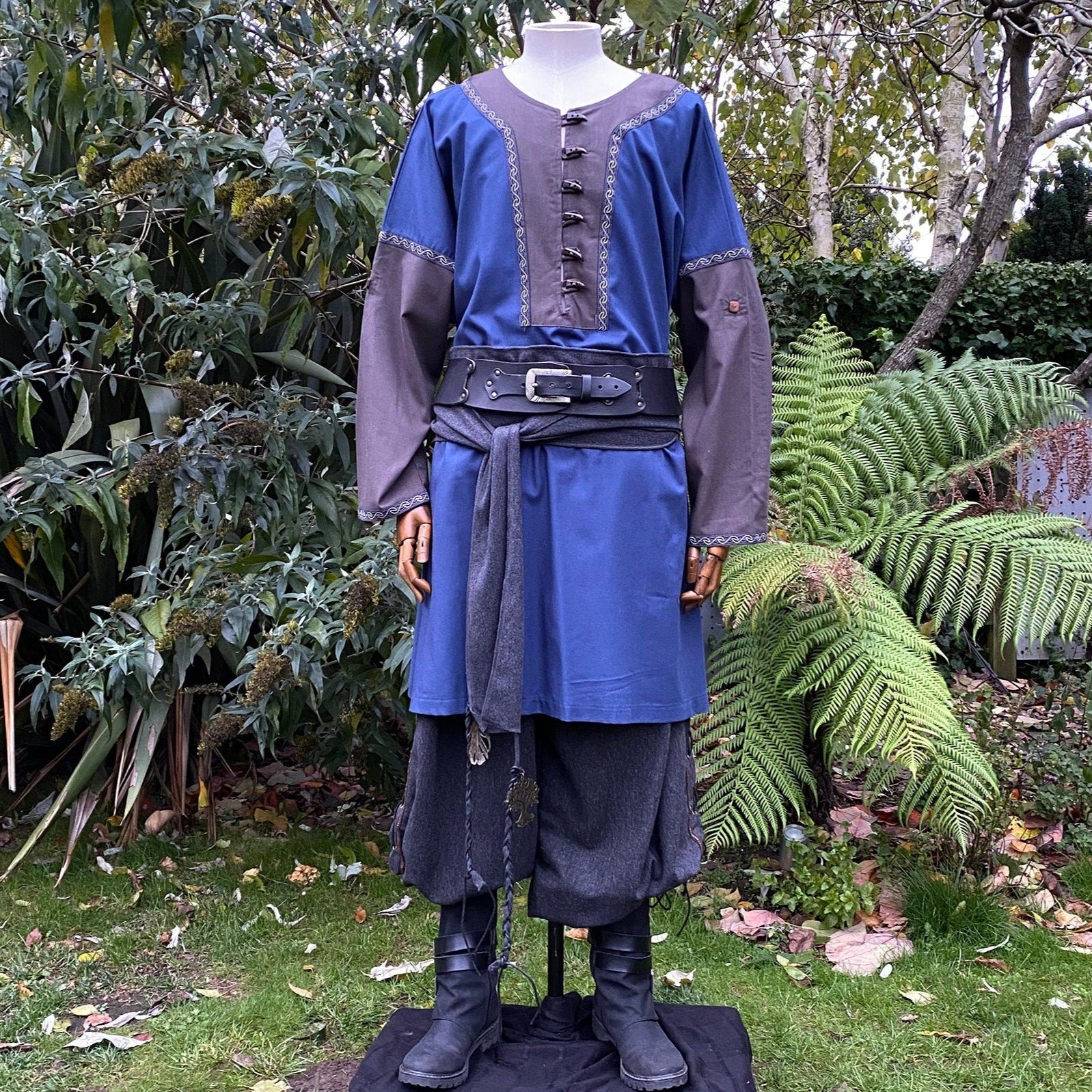 LARP Basic Outfit - 3 Pieces: Blue & Grey Two Tone Tunic, Pants and Sa ...