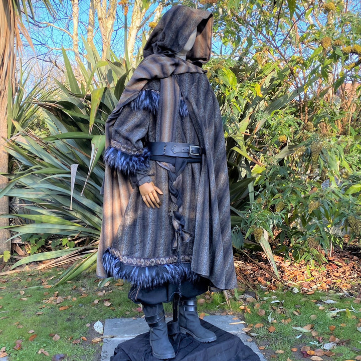 LARP Cloaks & Robes | Hooded, Fur-Lined & Wool | Chows